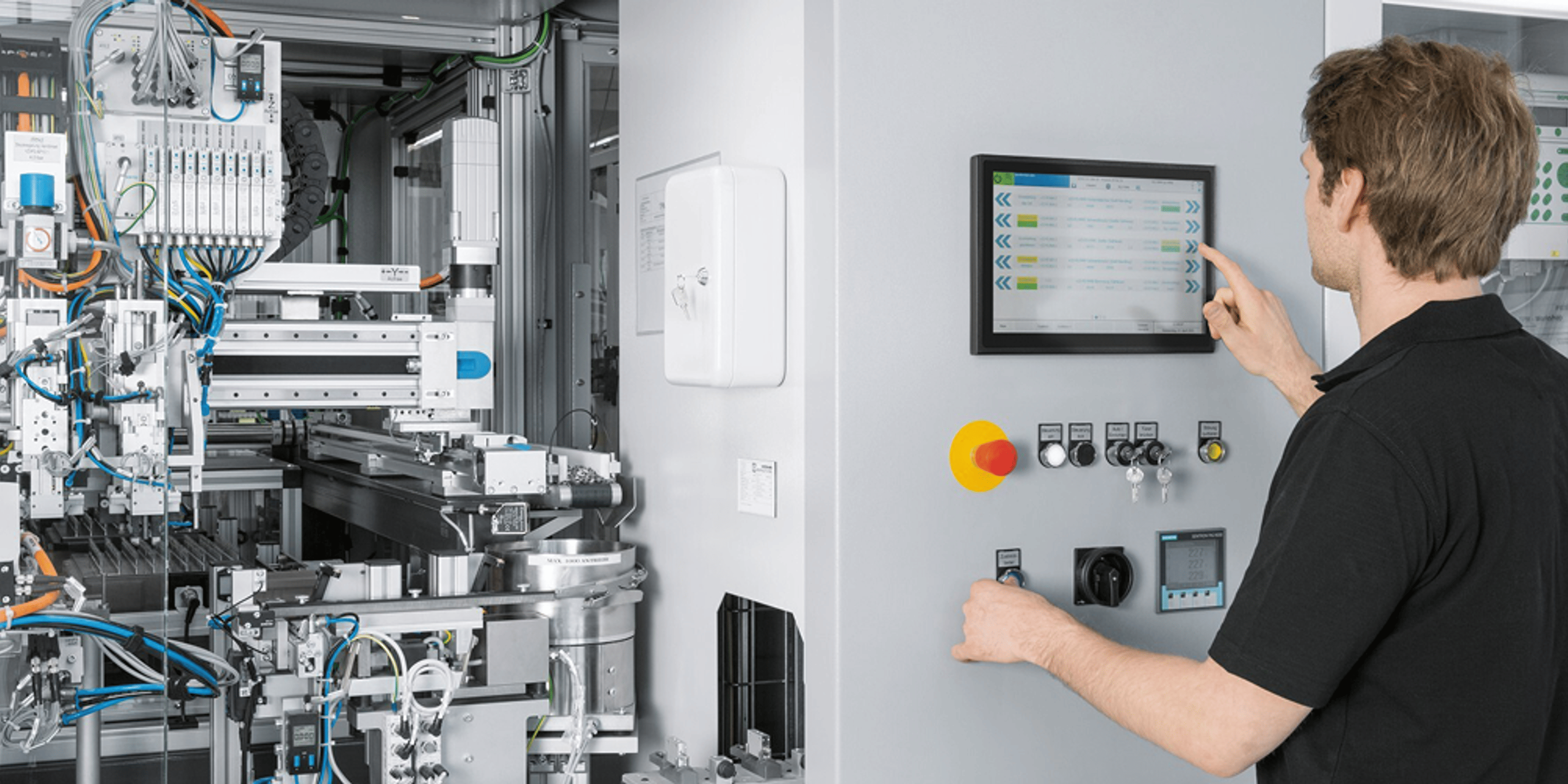 HMI monitors and touchscreens - 7 to 32 inches | Beetronics